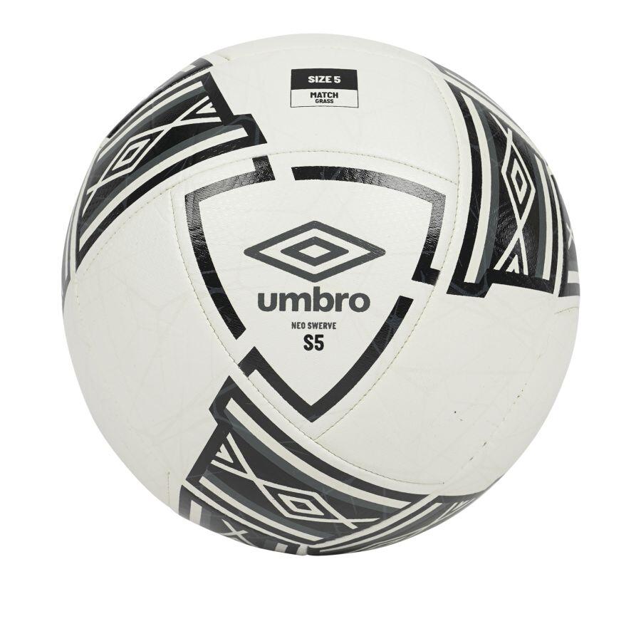 UMBRO Neo Swerve Hvit/Sort 4 Fotball - Scan Trade AS – Klubbspesialisten